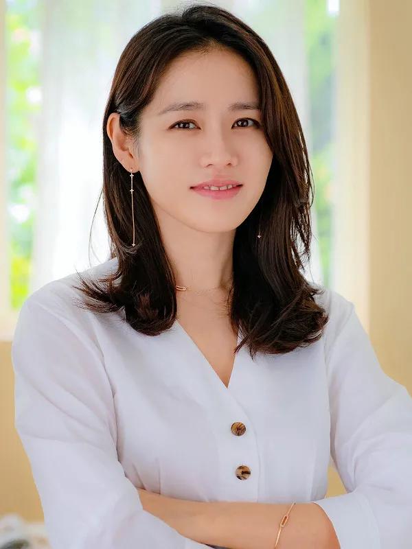Korean film actress Son Ye Jin - iNEWS