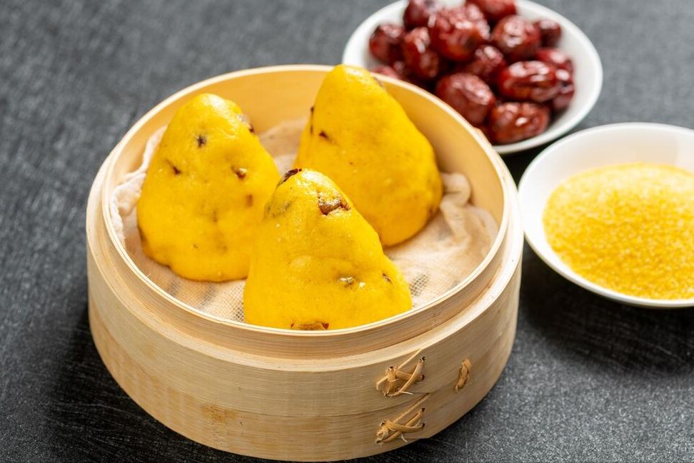 Steamed wotou, only put cornmeal is a big mistake, add 2 more ...