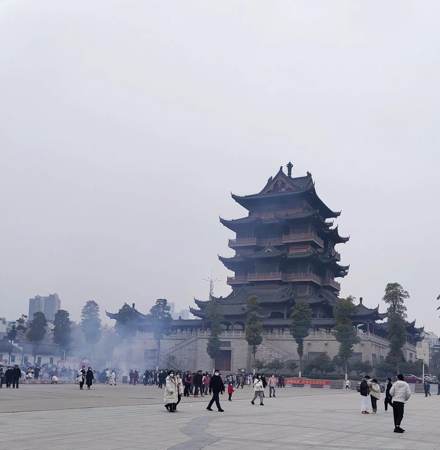The temple with the most incense in Wuhan - Guiyuan Temple, known as ...