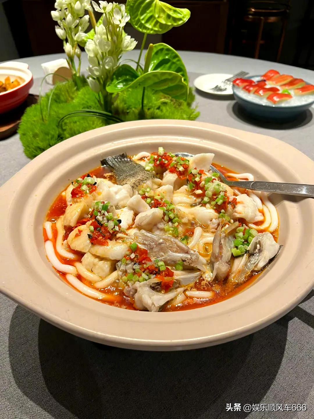 When Wang Shiling came home, Li Xiang took her daughter to a luxury ...