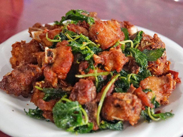 Freshness in deliciousness: fried pork ribs with mint! - iNEWS