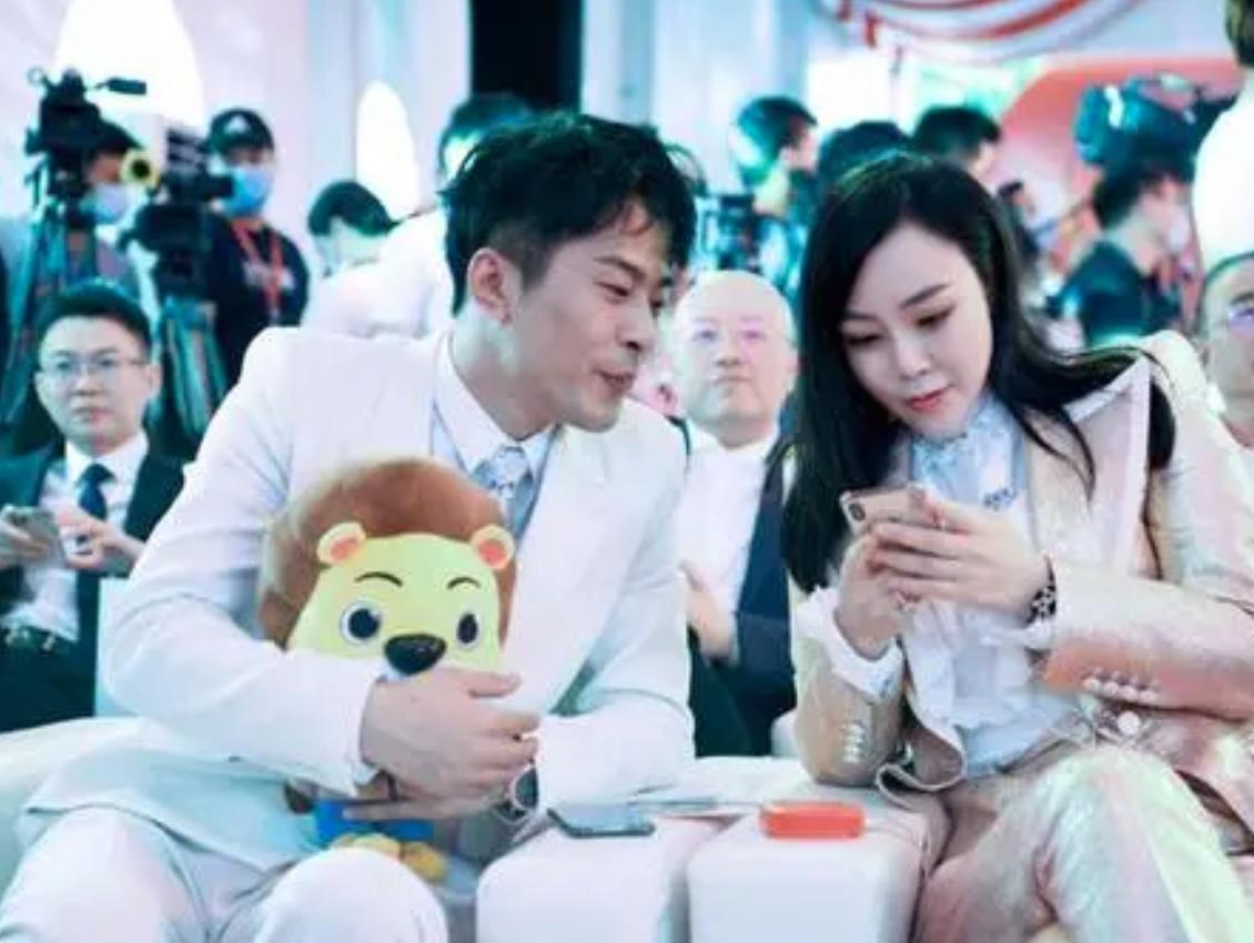 Overbearing!Net red brother Simba revealed in a live broadcast that the ...