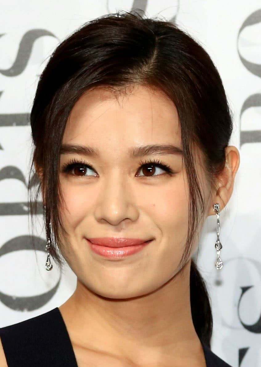 Myolie Wu's seaside photo exposure, her facial features are exquisite ...