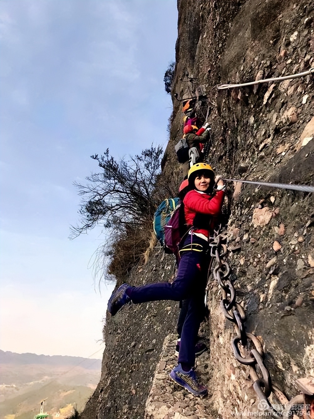 Challenge the Jianmen Guanyuan Road alone, the narrowest point is only ...