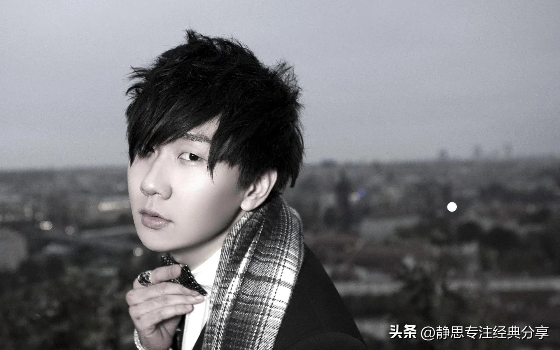 Lin Junjie was born in a musical family, he is known as the walking CD ...