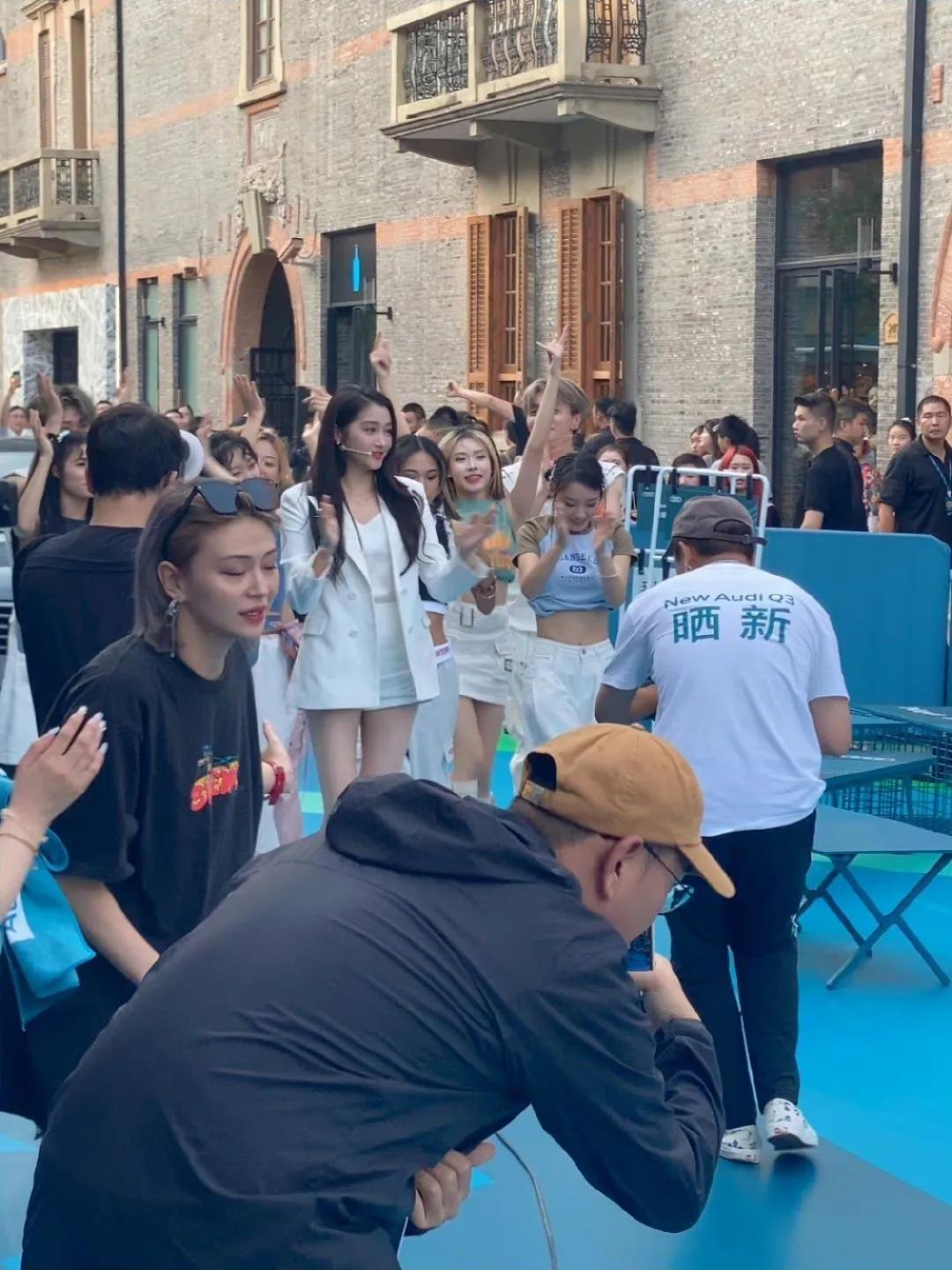Guan Xiaotong's Shanghai brand event without retouching is released ...