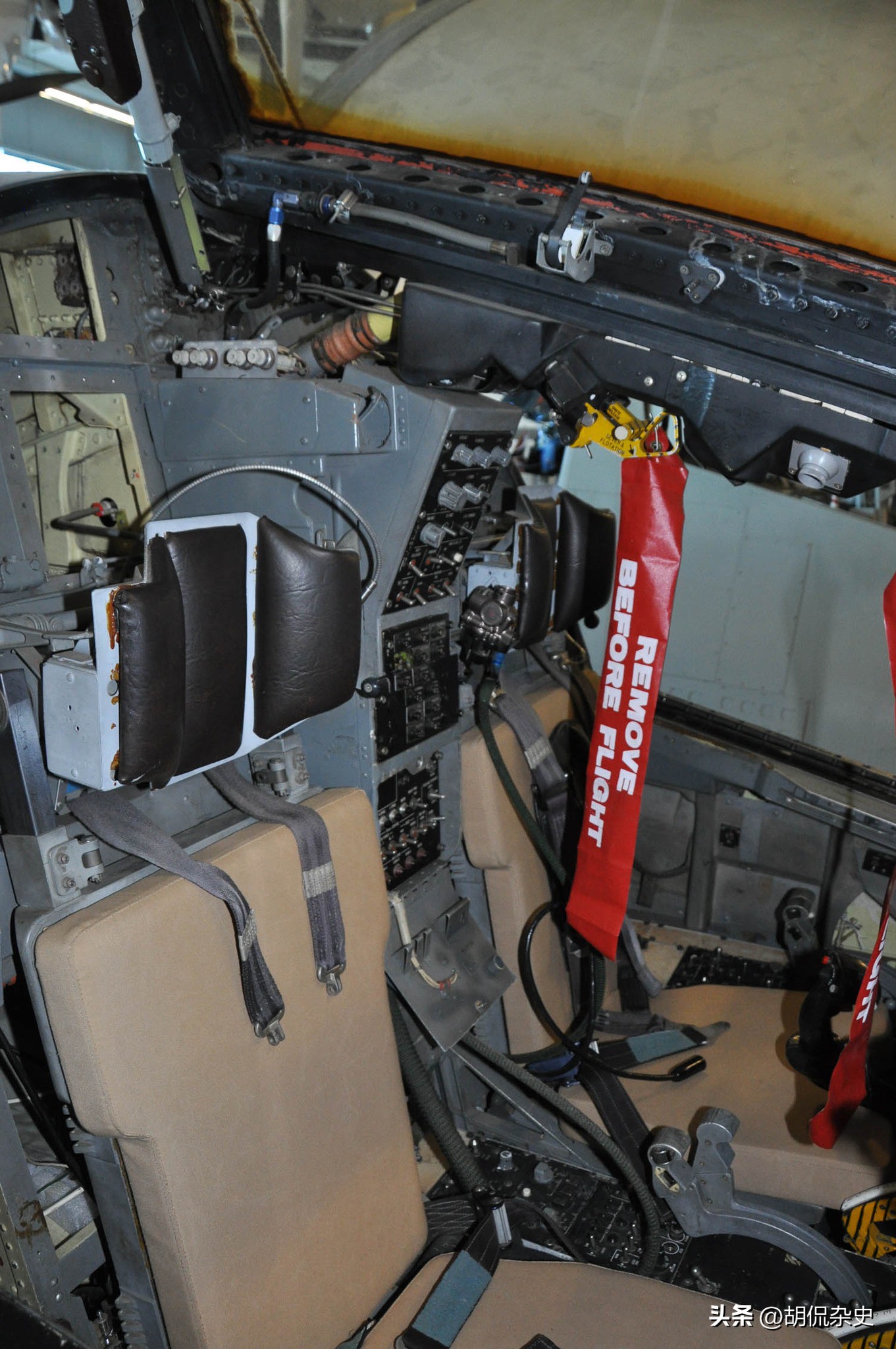Two-seat escape pod on the F-111 Aardvark - iMedia