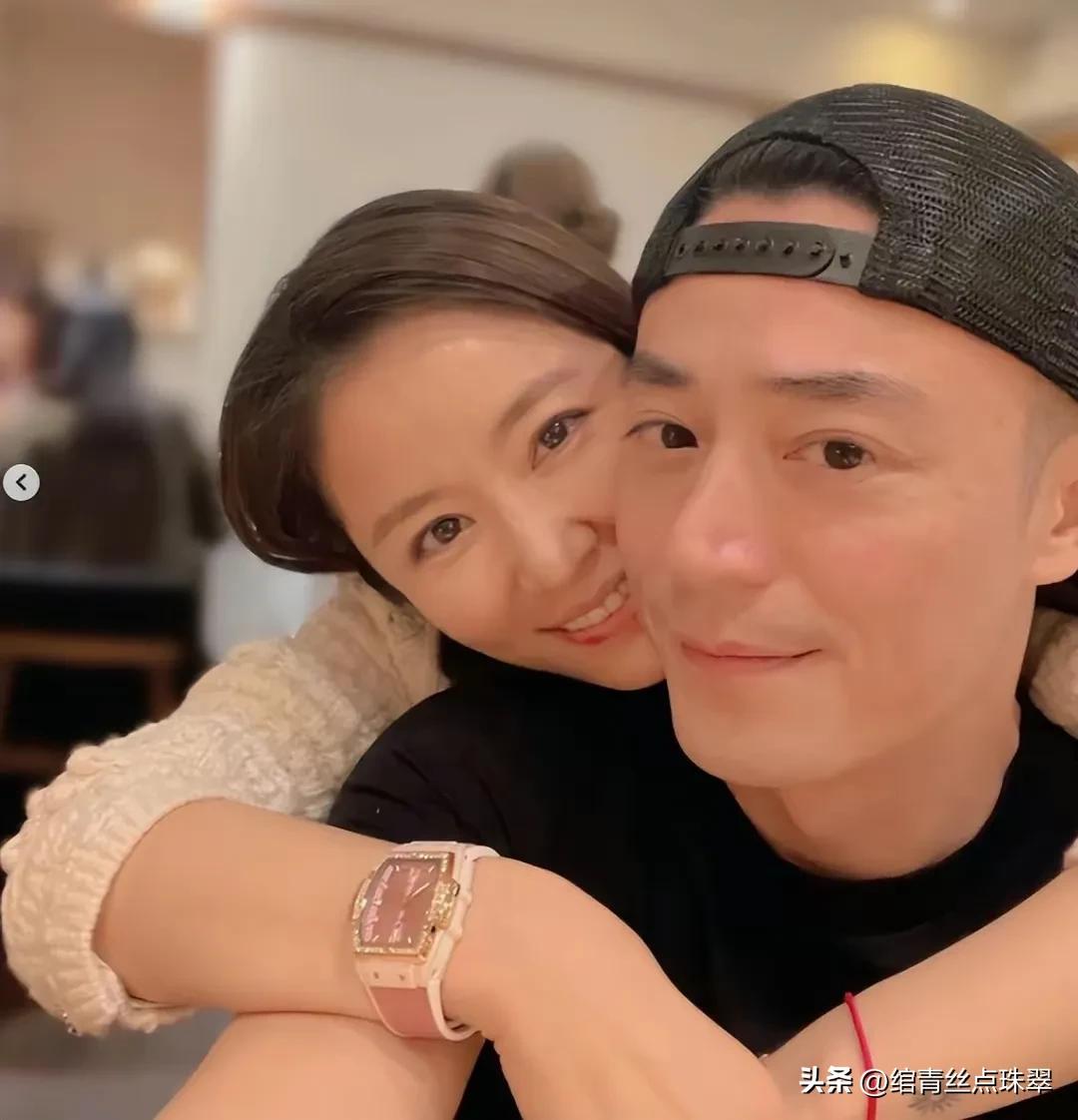 Lin Xinru is showing her love again, with a pair of big eyes, but there ...