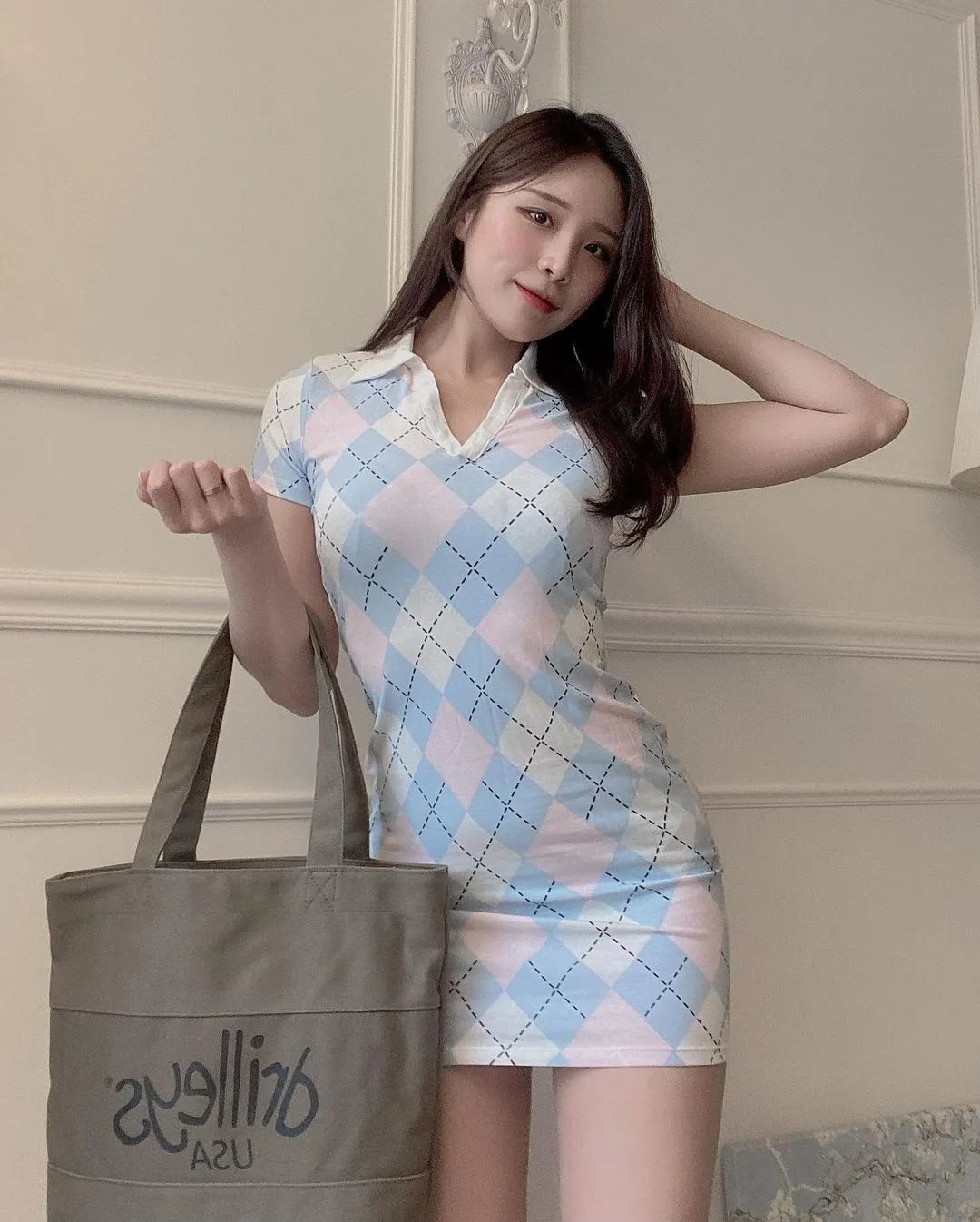 Sexy and charming yoga teacher GgotBBang - iNEWS