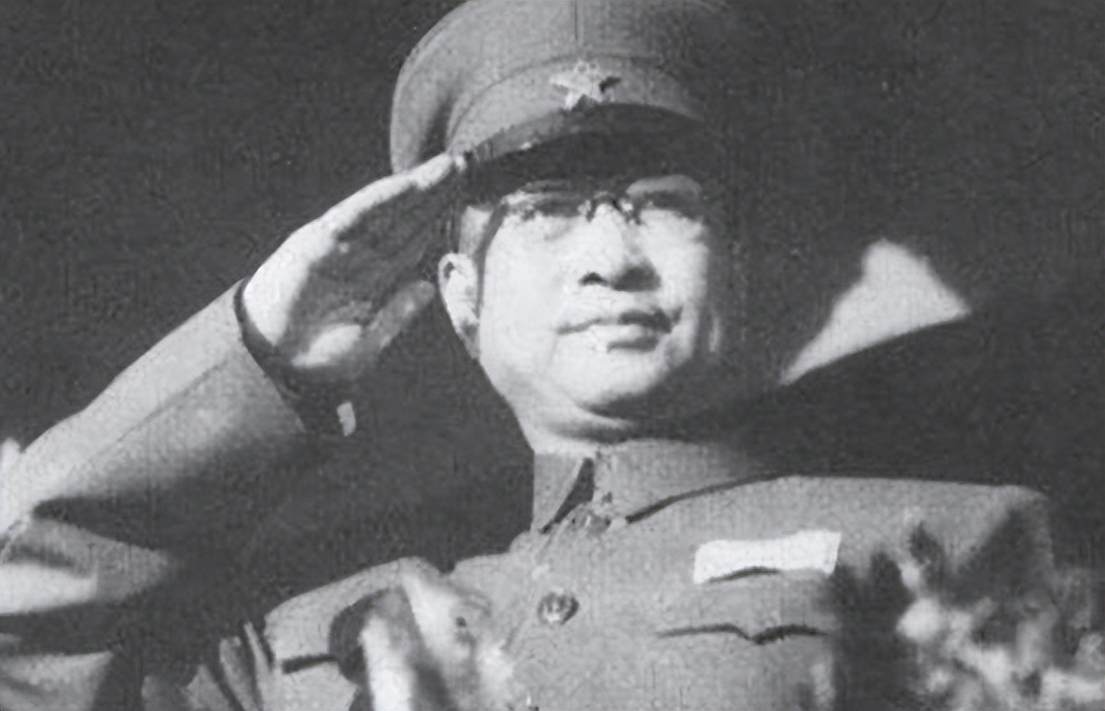 The founding general Chen Geng is informal, and he is fearless in war ...