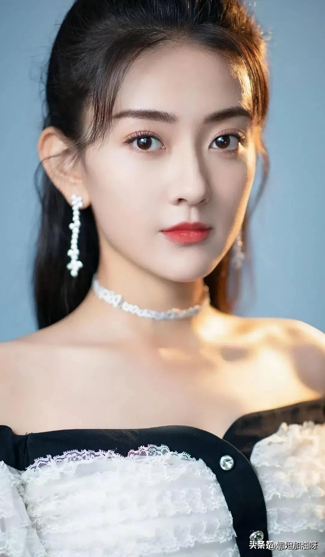 Share pictures, the goddess of temperament Liang Jie, beautiful photo - iNEWS