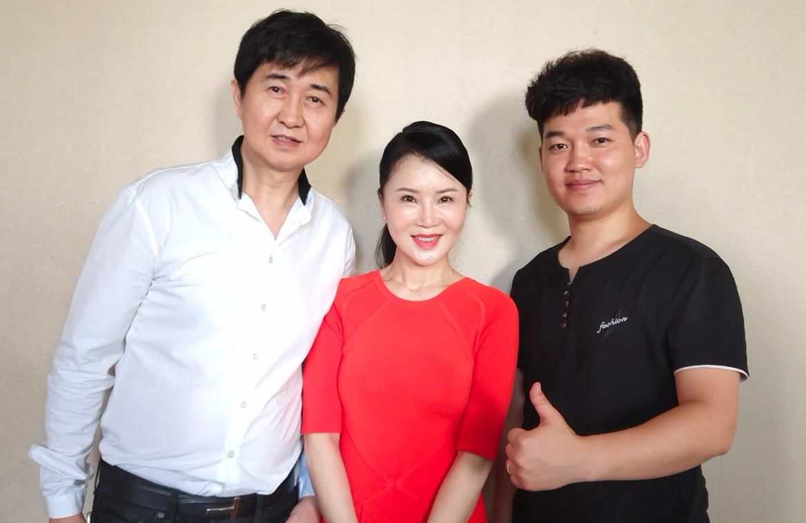 Fu Disheng's 29-year-old daughter-in-law is beautiful and charming ...