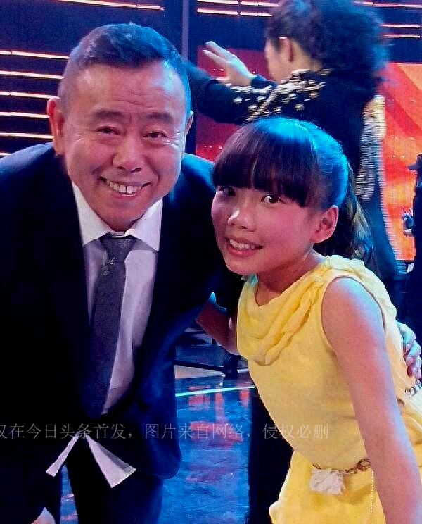 There are more than 120 tables for pocket-sized Internet celebrities ...