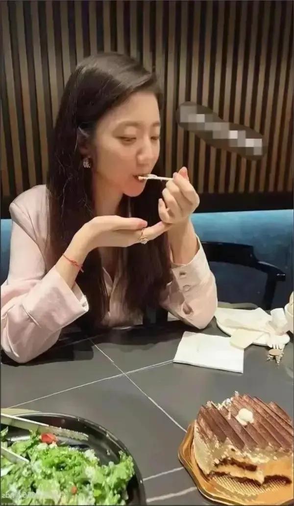 With the release of Zhang Jinyu's second explosive video, it's time for Xiao Zhang to stand up ...