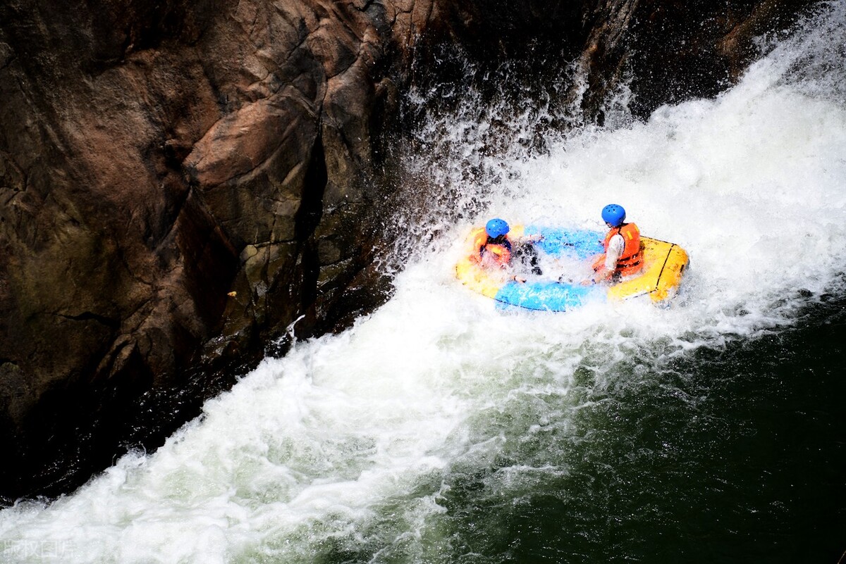 Fantastic martial arts town - Wangxian Valley - iNEWS
