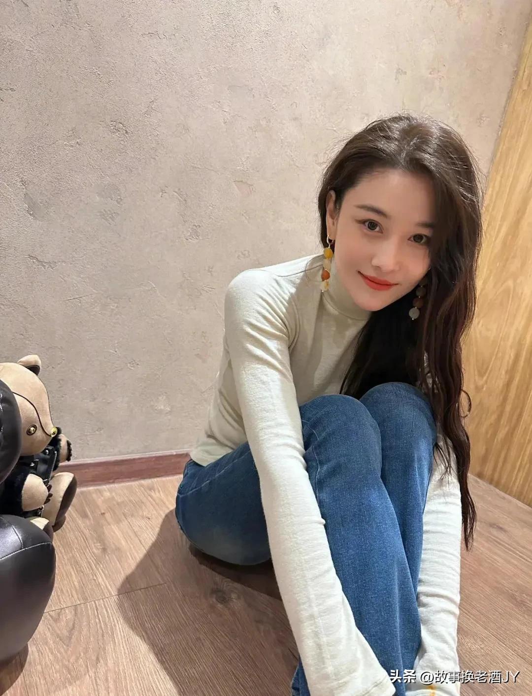 Zhang Xinyu finally stopped hiding, showing off her plump figure in a ...