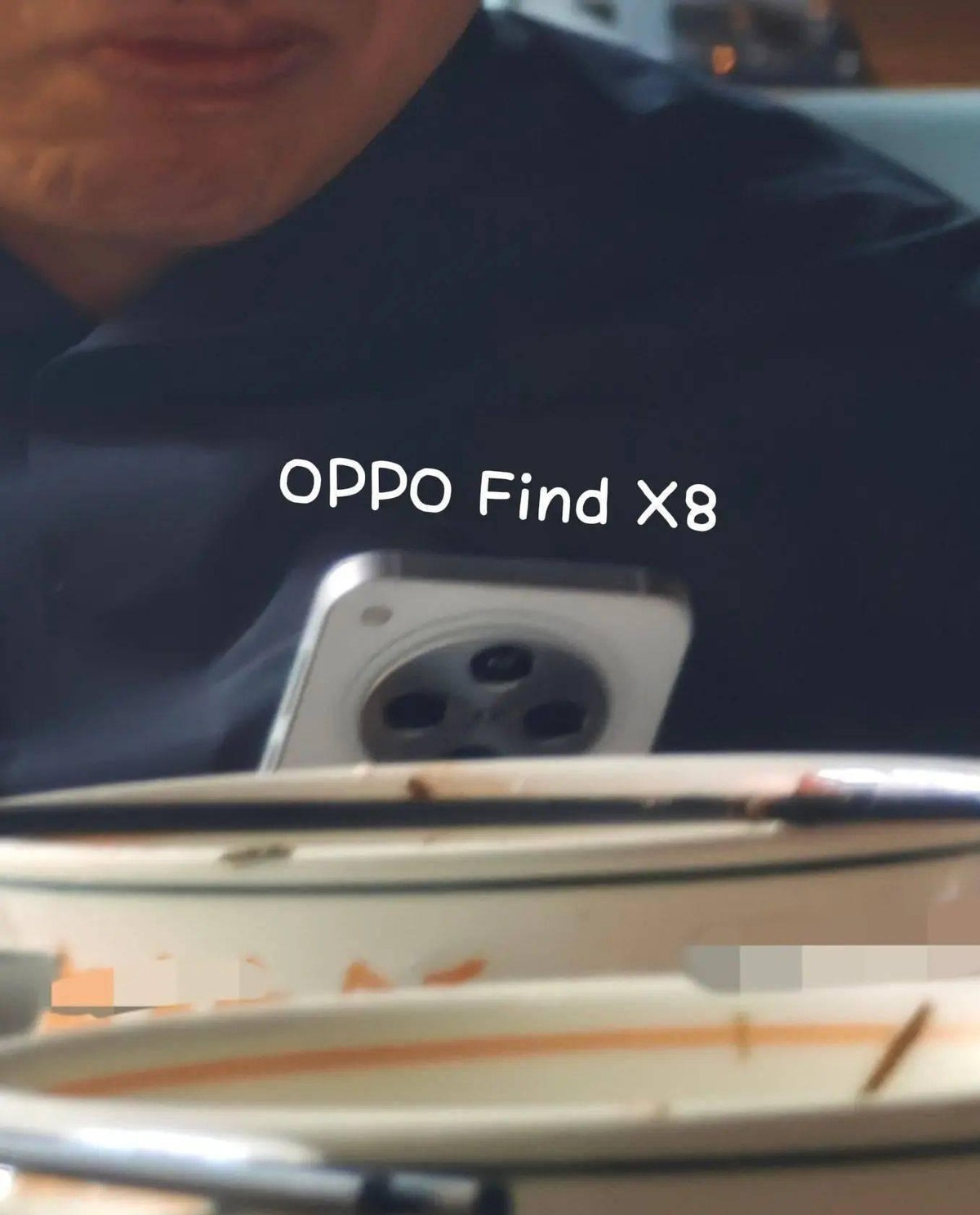 OPPO Find X8 real machine exposure: circular camera module, right-angle ...