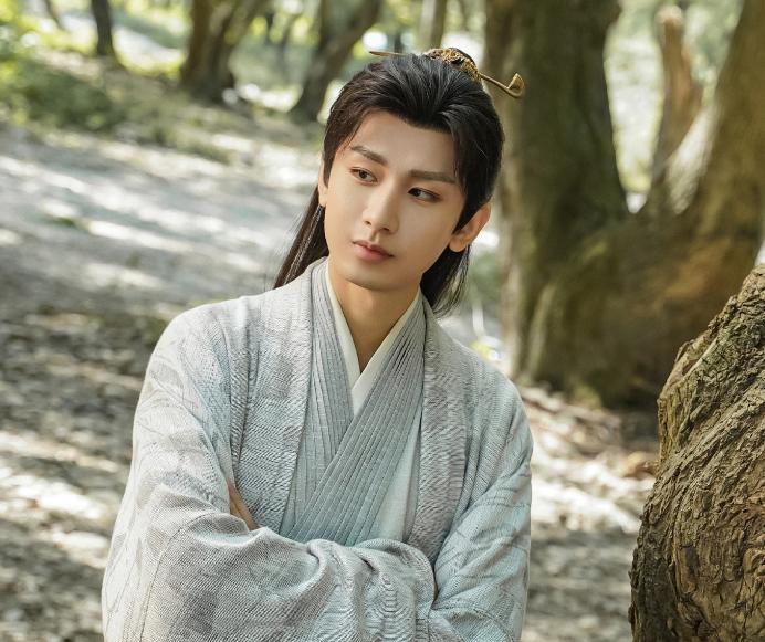 Cheng Yi reached the top of the weekly character popularity list, and ...