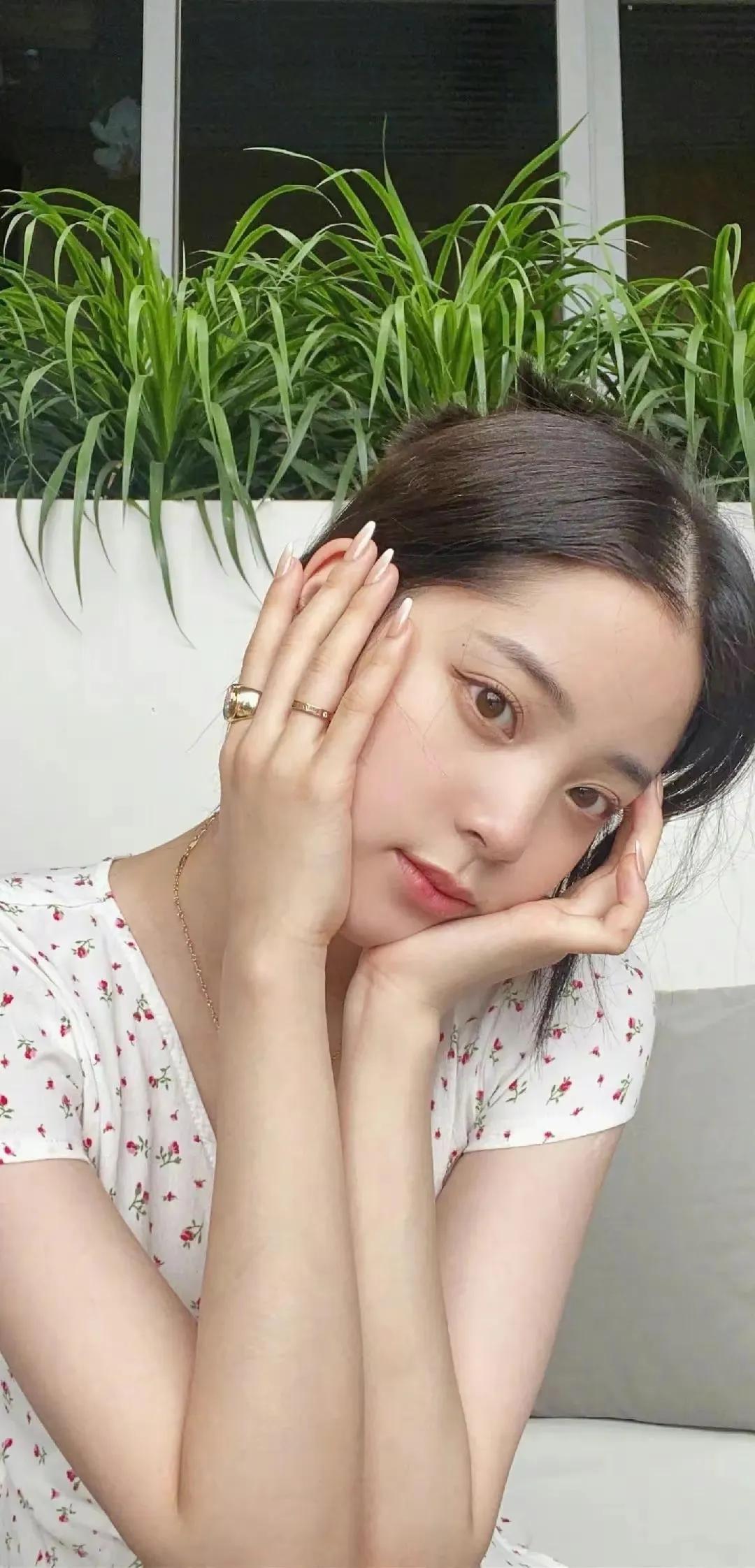 Ouyang Nana - iMedia