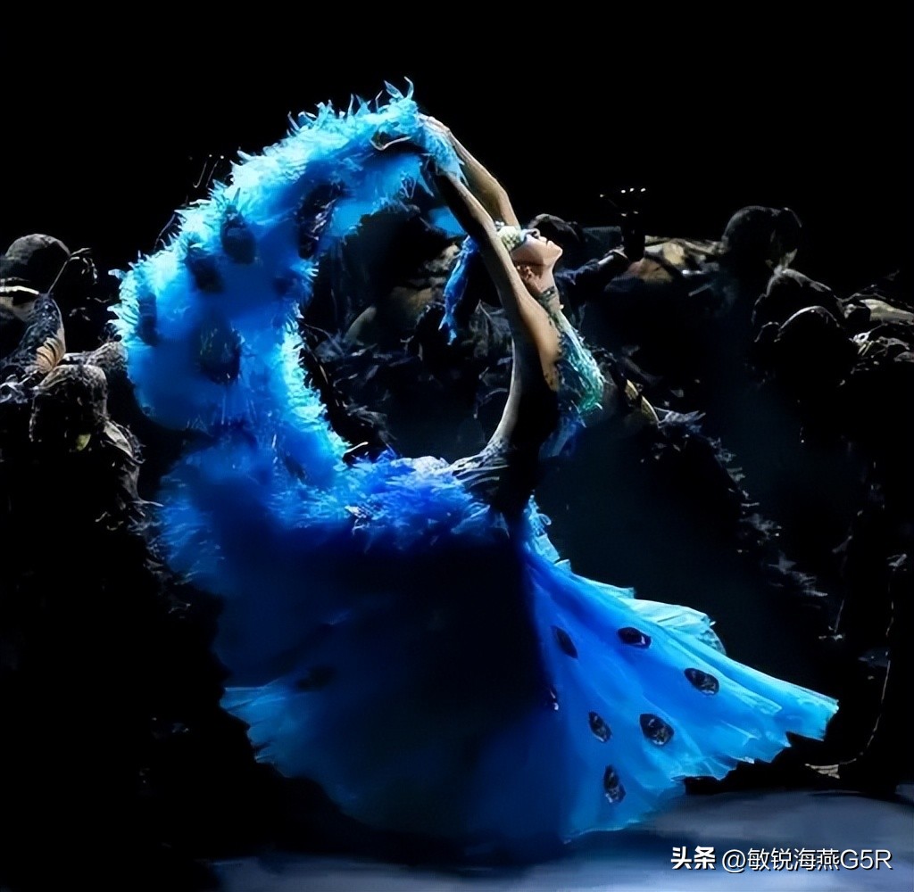 The artistic hooligan facts behind Yang Liping's "Bald Peacock Dance ...