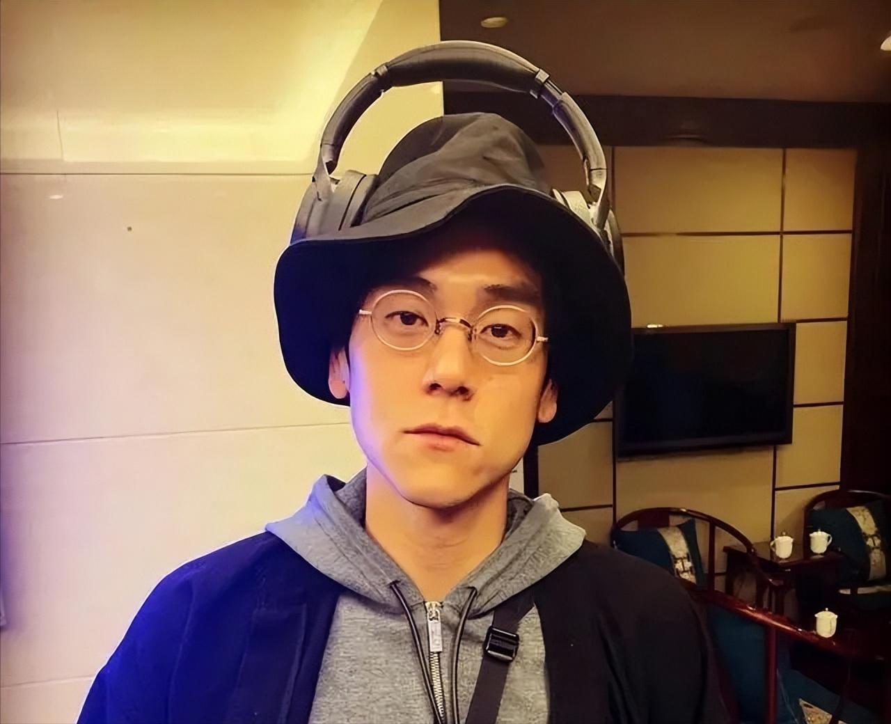 Peng Yuyan, 41 years old, appeared on a trip to Japan and happily took ...