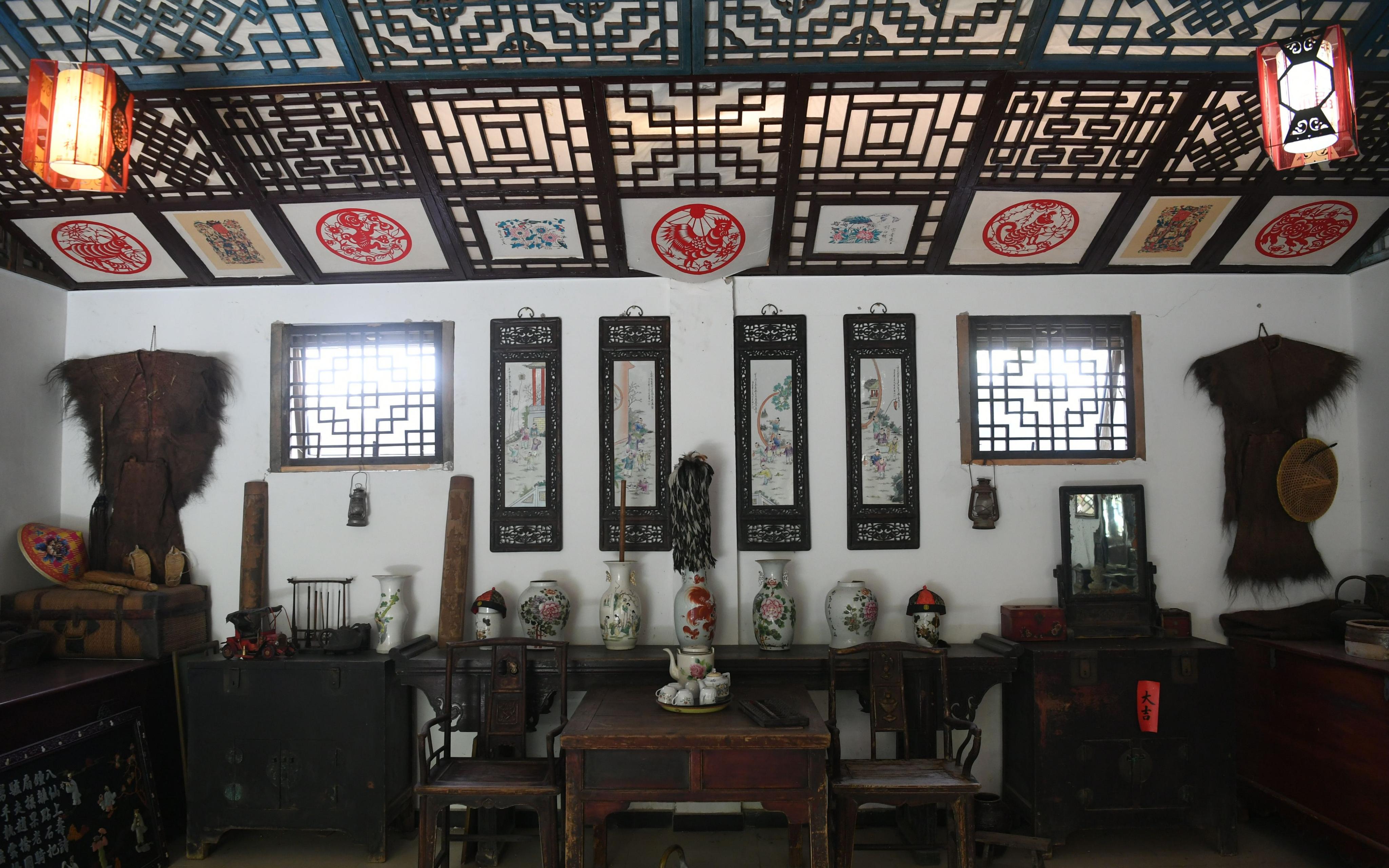There is a "museum" built by a sister and brother in Jingxi Mountain ...