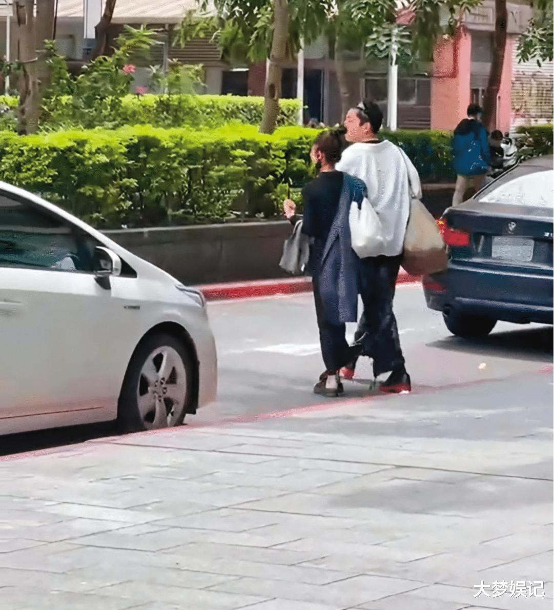 Wang Dalu appeared in 0 cross-dressing on a date in the East District ...