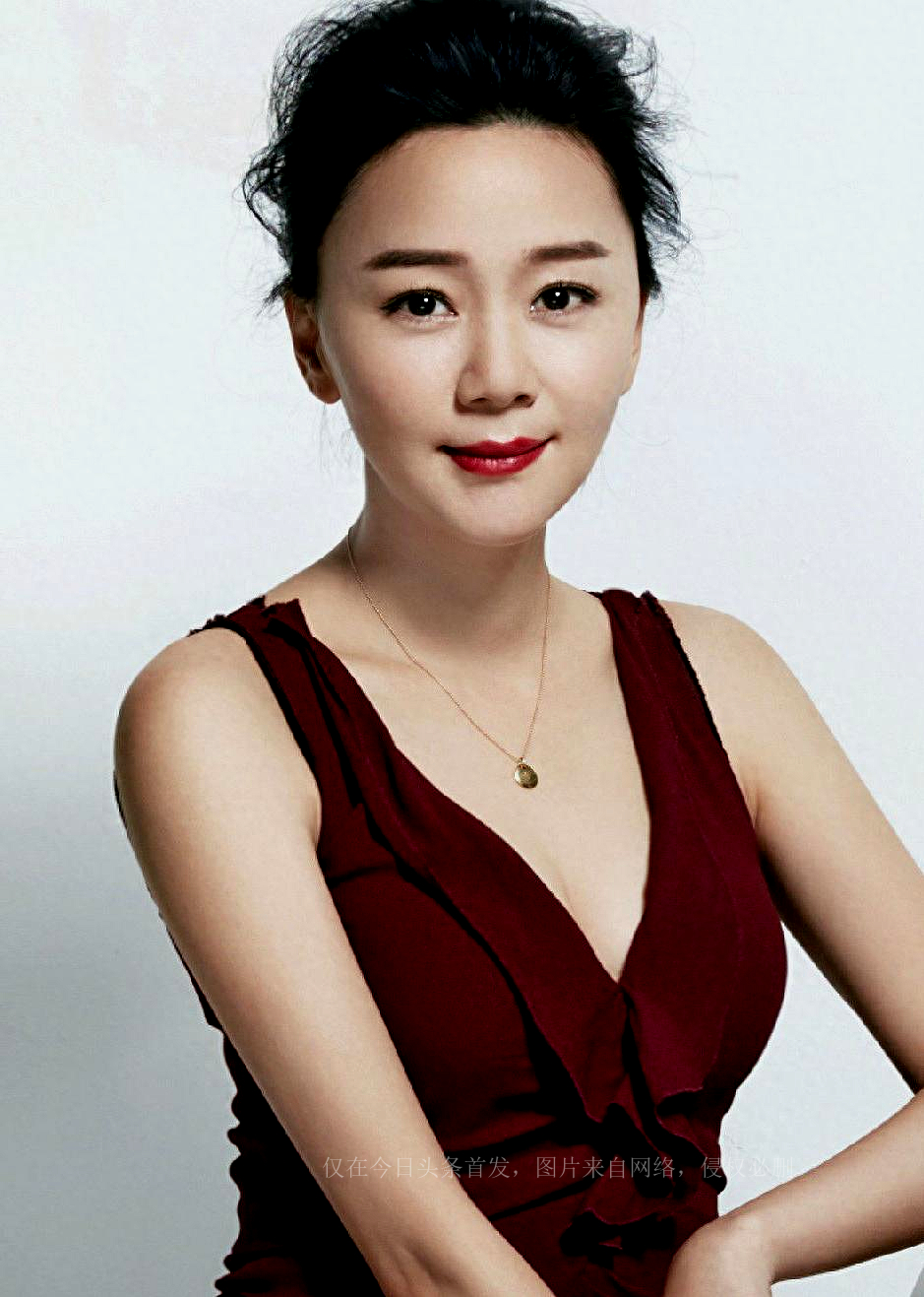 There is a kind of love between Gao Xin and Wang Yinan. They will never leave her even if they ...