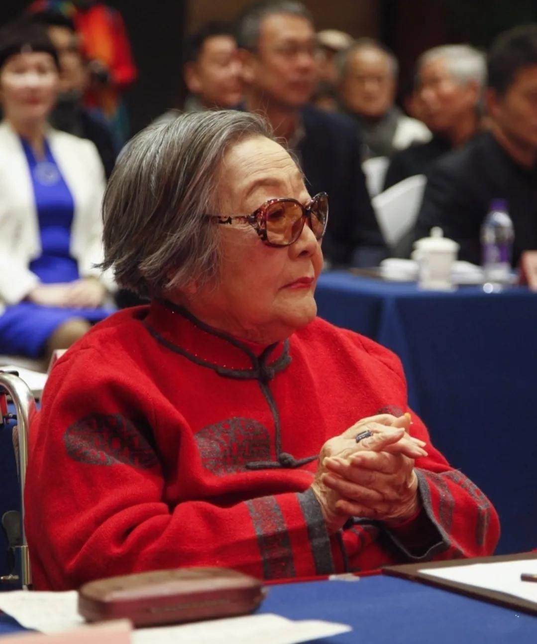 Zhao Yanxia, a famous Peking Opera artist, was banned twice. The old ...