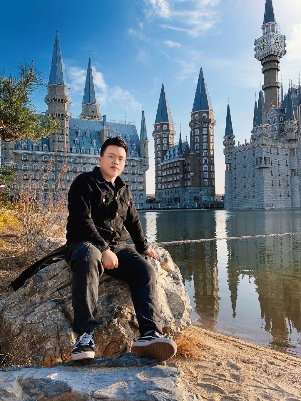 "Between Parts" Yang Yanrong, "Fan Face of Zen Poems in Cursive Writing ...