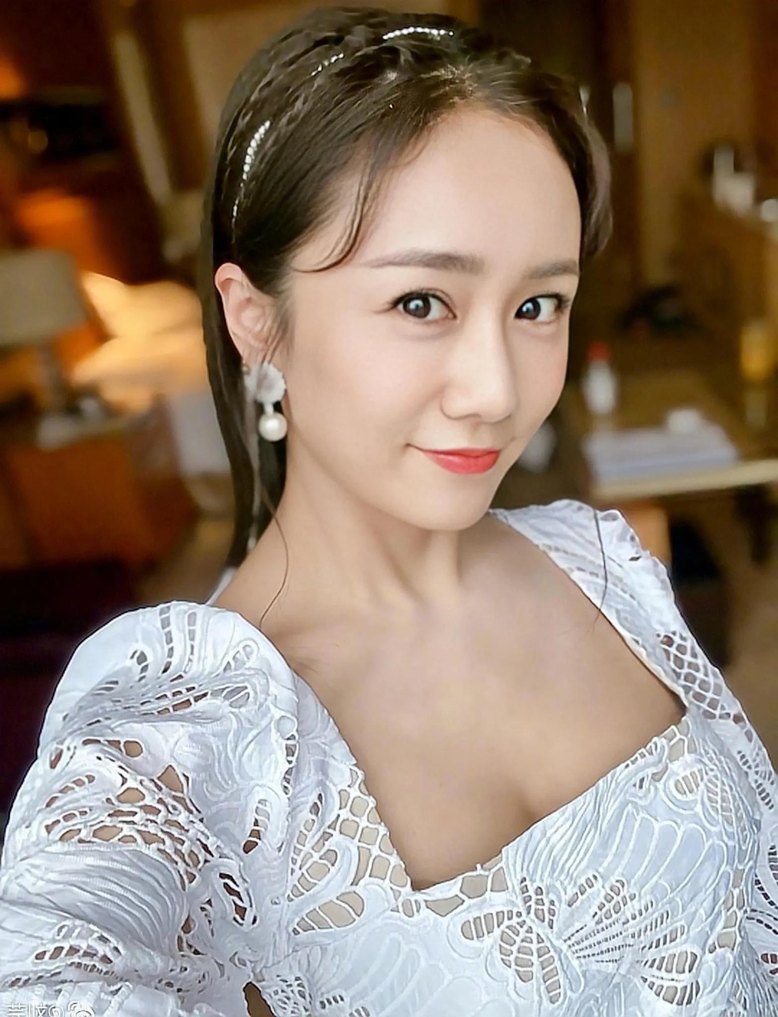 Charming, smart, beautiful and sexy goddess Liu Yun - iMedia