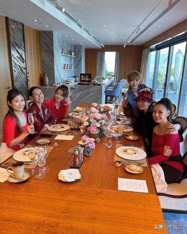 Charmaine Sheh and Liang Jingqi collaborated again after many years ...