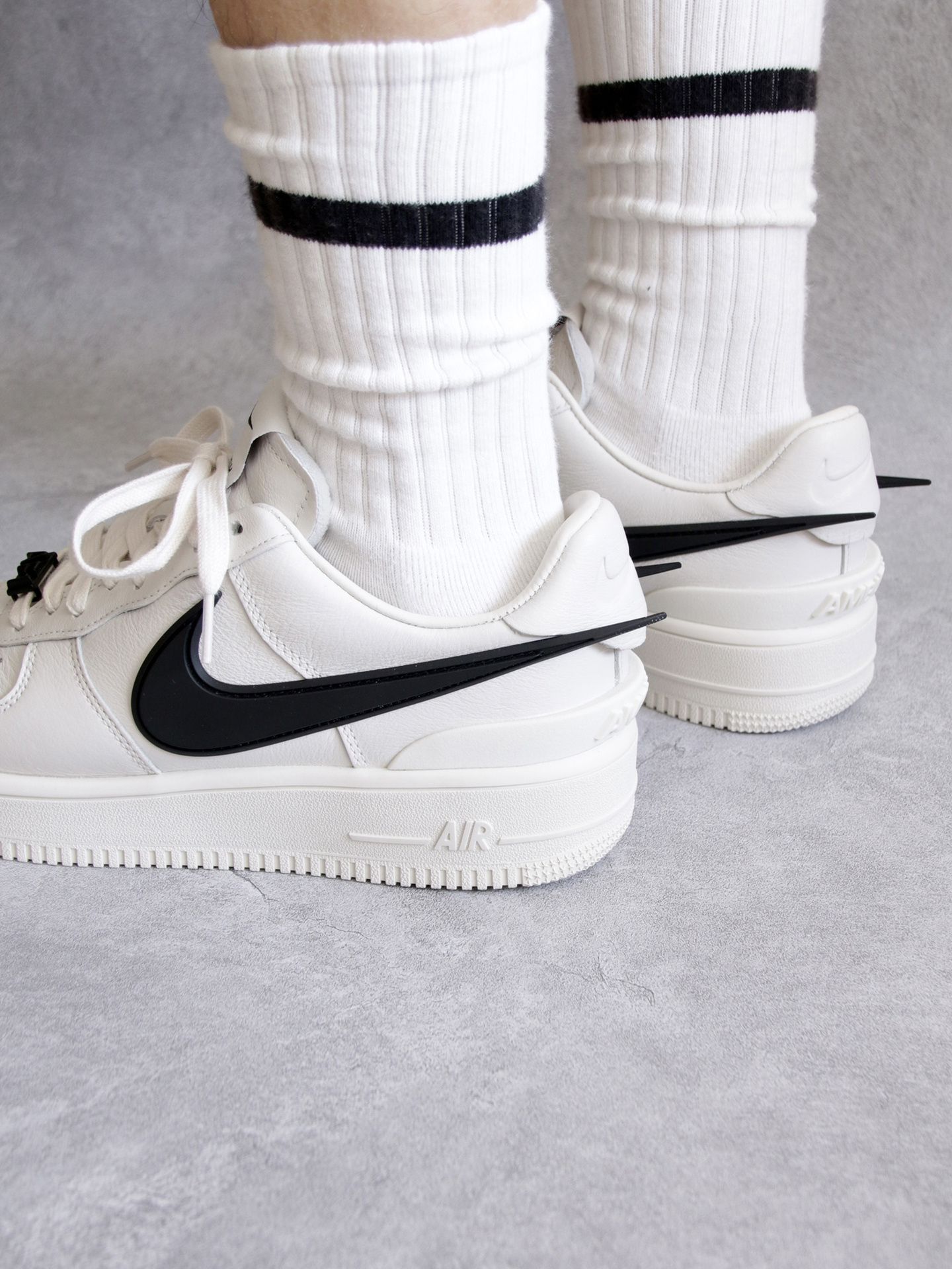Swipe left to help me choose AMBUSH x AF1 how to match - iNEWS