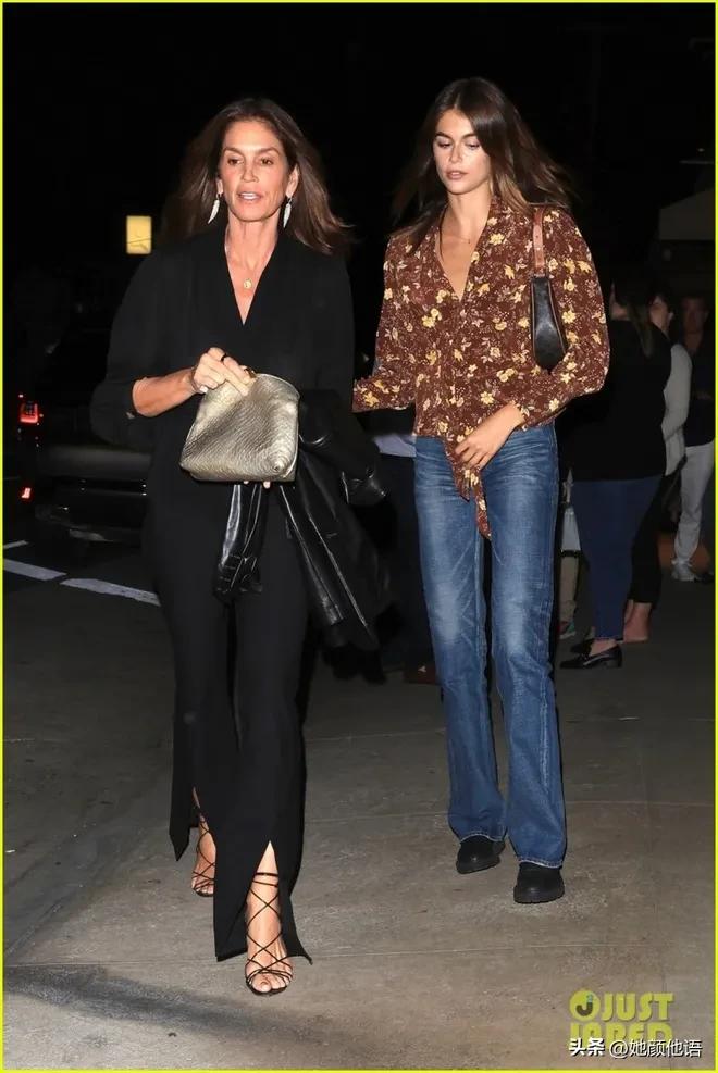 Cindy Crawford looks beautiful at dinner with baby daughter like ...
