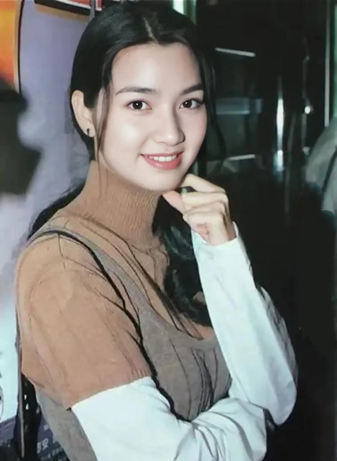 Beautiful photos of Hong Xin when he was young - iNEWS