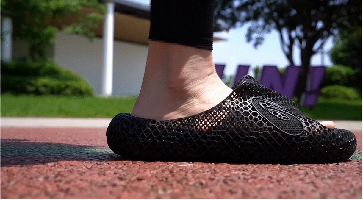 3D printing into reality!How was ASICS' king of slippers born? - iNEWS