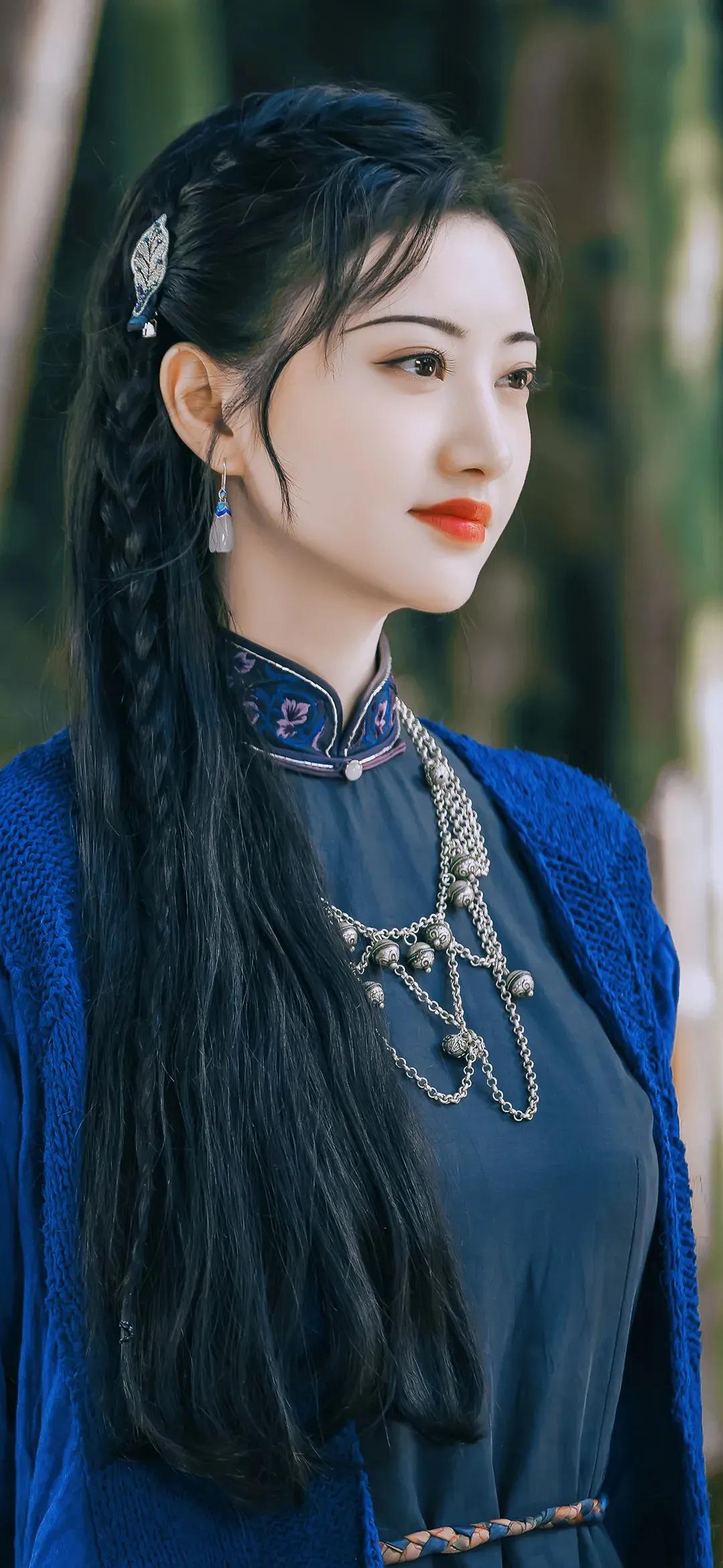 Li Muyi, a clear stream in the entertainment industry - iNEWS