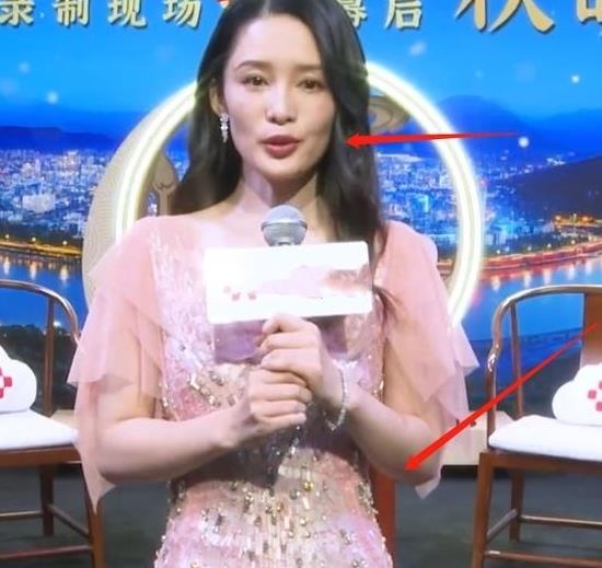 The appearance of female stars under the CCTV lens: Yang Mi and Li Qin ...