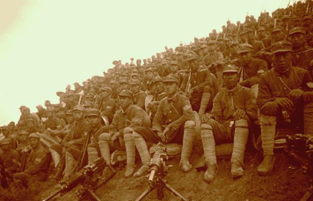 When Ye Ting died in 1946, there were three people on the plane above ...