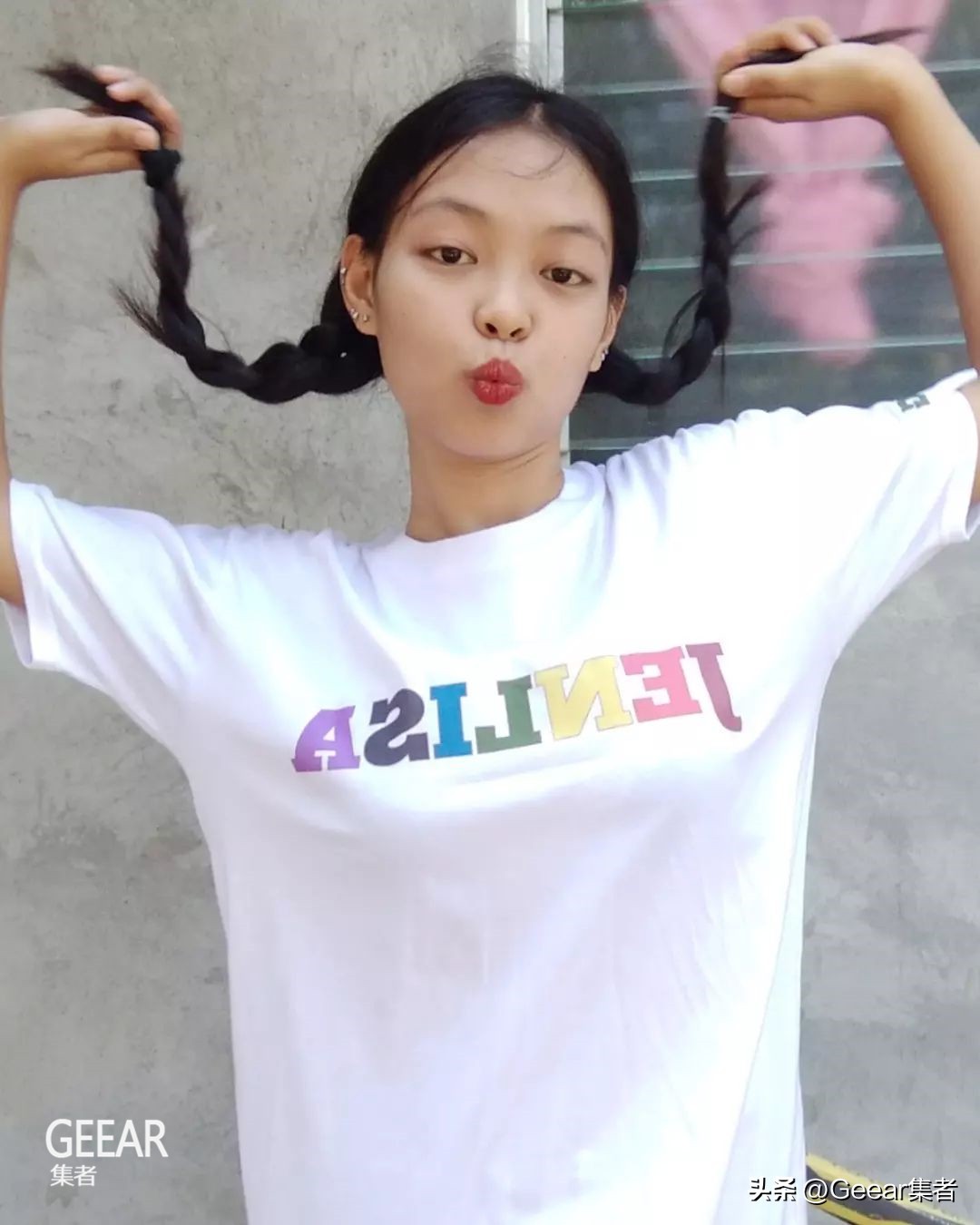The internet celebrity girl became popular after bumping into Jennie's ...