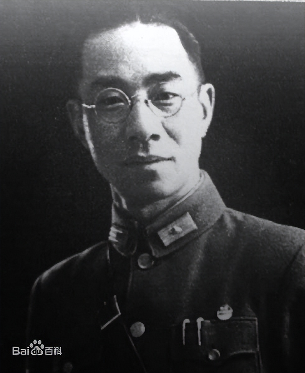 Lin Biao easily captured 10,000 people by the sea. After asking about ...