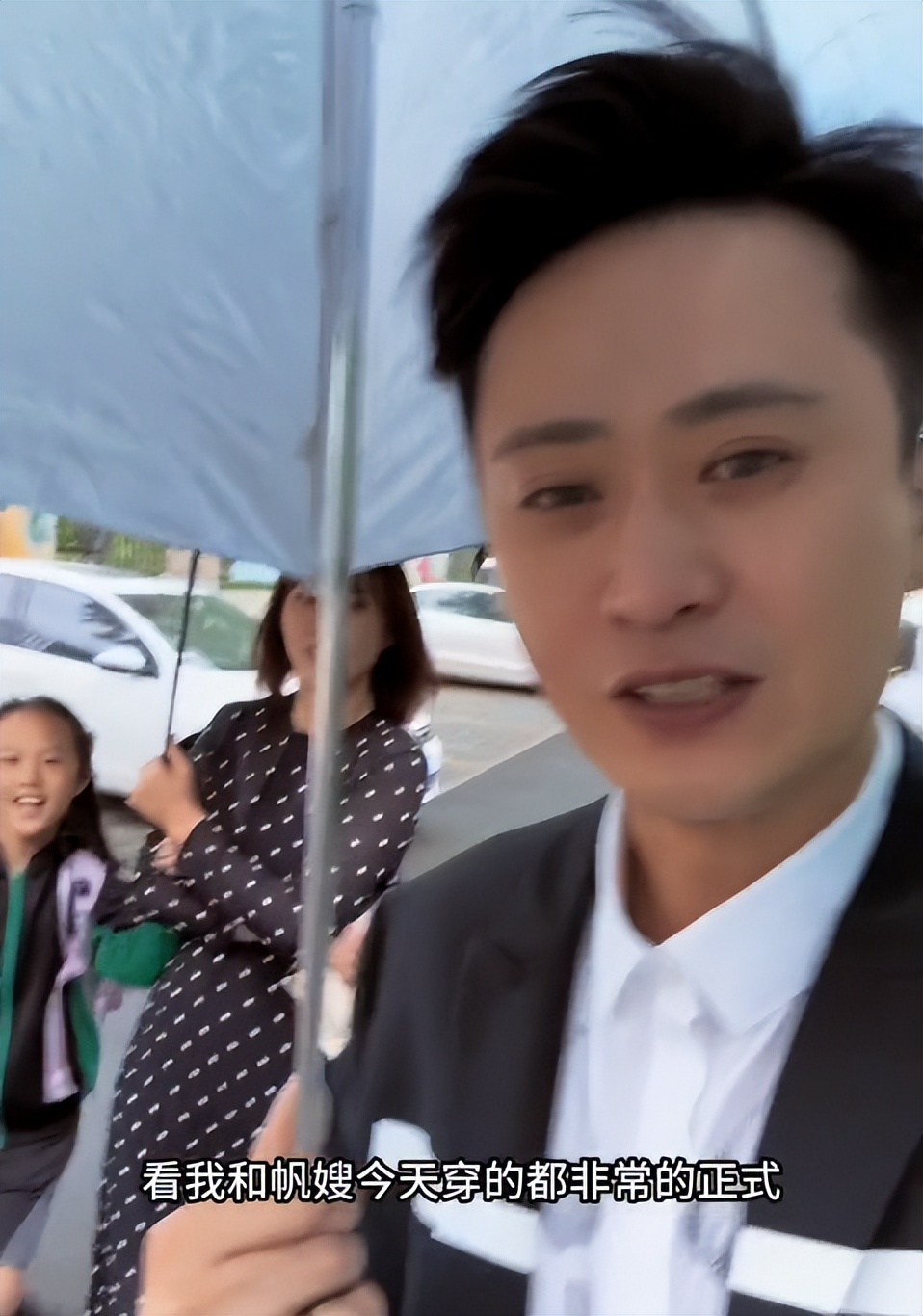 Yang Fan: My wife has a tight working schedule, so I accompany my ...