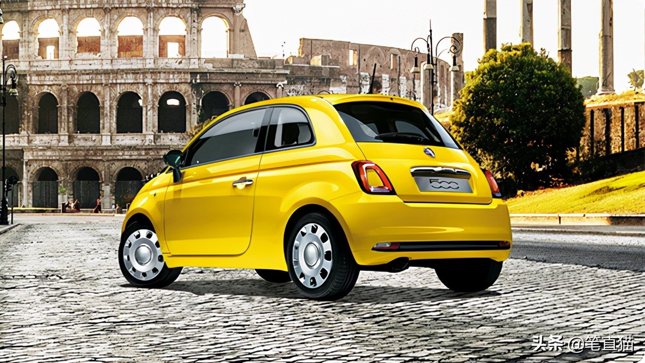 The little yellow car of "Fiat" is here, and the yellow 500 is a sign ...