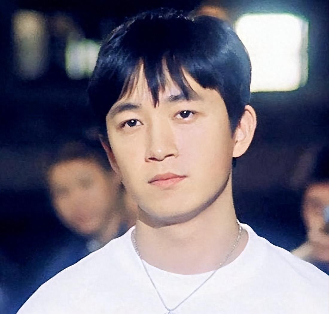 8 male celebrities whose appearance has collapsed: How handsome they ...