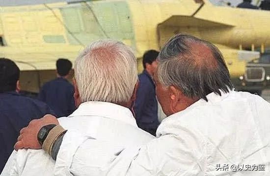 In 1998, when the J-10 was preparing to fly for the first time, the ...