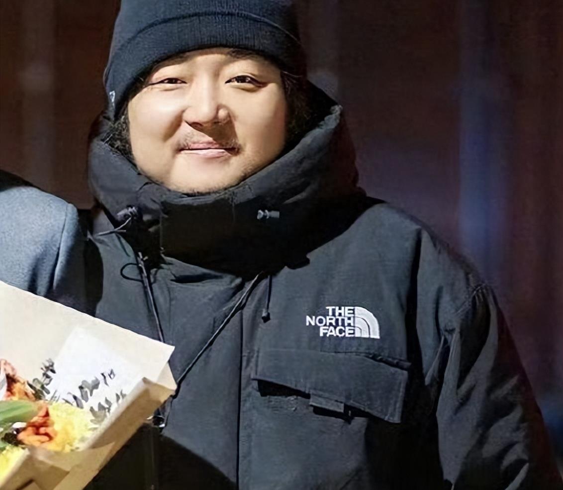 Ren Min's love affair was exposed, the target is a new director, but fans are not happy! - iMedia