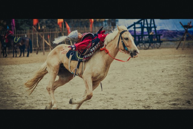 04 Xiang Liang presented Liu Bang with a big gift and Liu Bang hid in ...