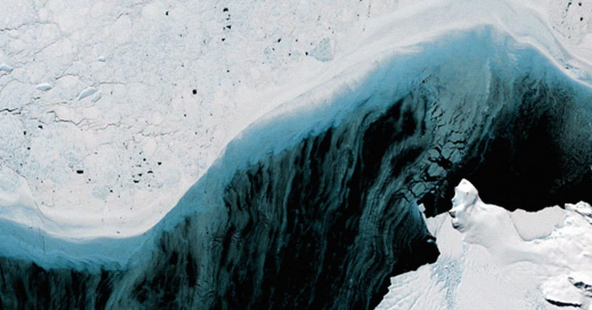 Antarctic ice hits 'record-breaking low', shocking scientists - iNEWS