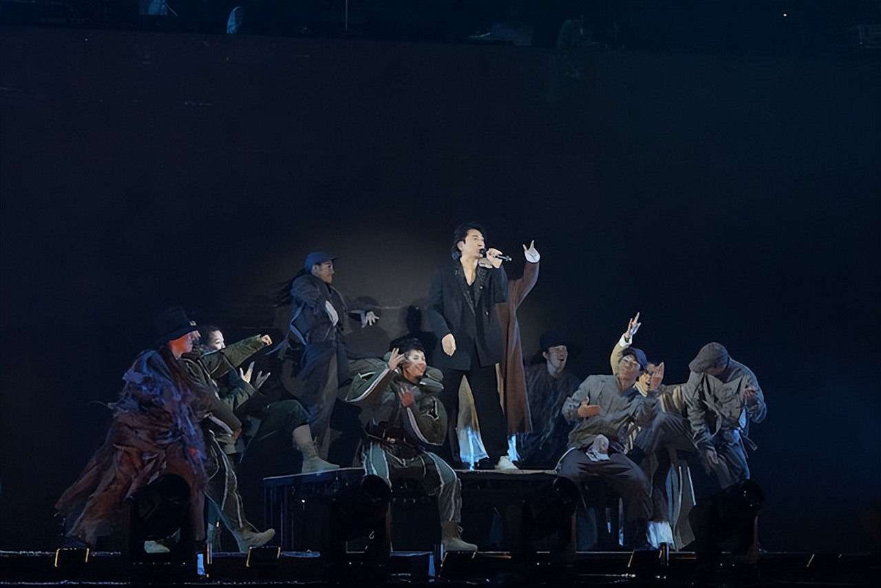 Ekin Cheng was moved to tears by fans during his tour in Macau, and ...