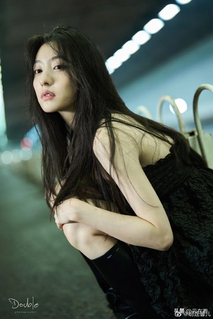 Appreciate the charming and beautiful photos of the powerful actress Hu ...